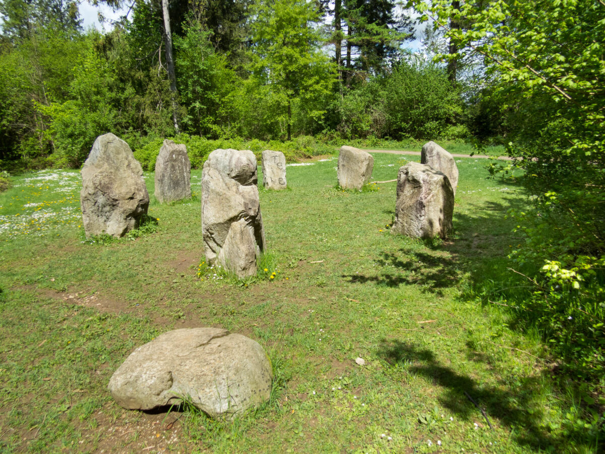 Mini-Stonehenge in München Waldperlach – mystisch.net
